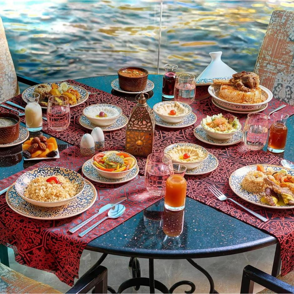 Fawanees by the Nile