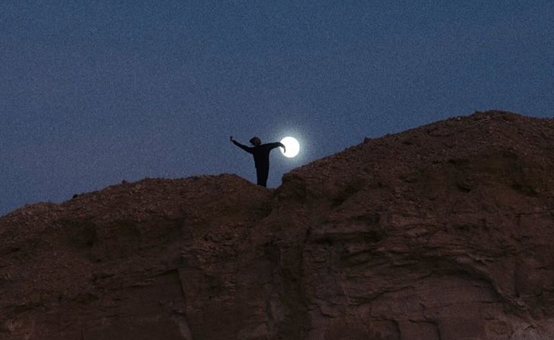 Performance Artist Bilal Allaf Walked for 24 Hours in the Jeddah Deser